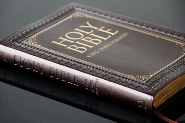 Pleasing People or Pleasing God - A TYPICAL CHRISTIAN BOOK